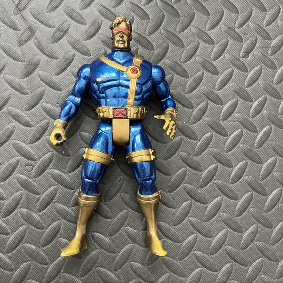 Other | Marvel Universe Toy Biz Cyclops 1 Inch Metallic Mutants Xmen ...
